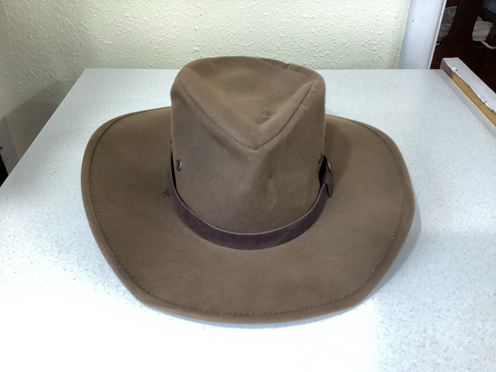The Australian Outback Collection Oilcloth Hat Unisex 6 7/8 Chocolate ...