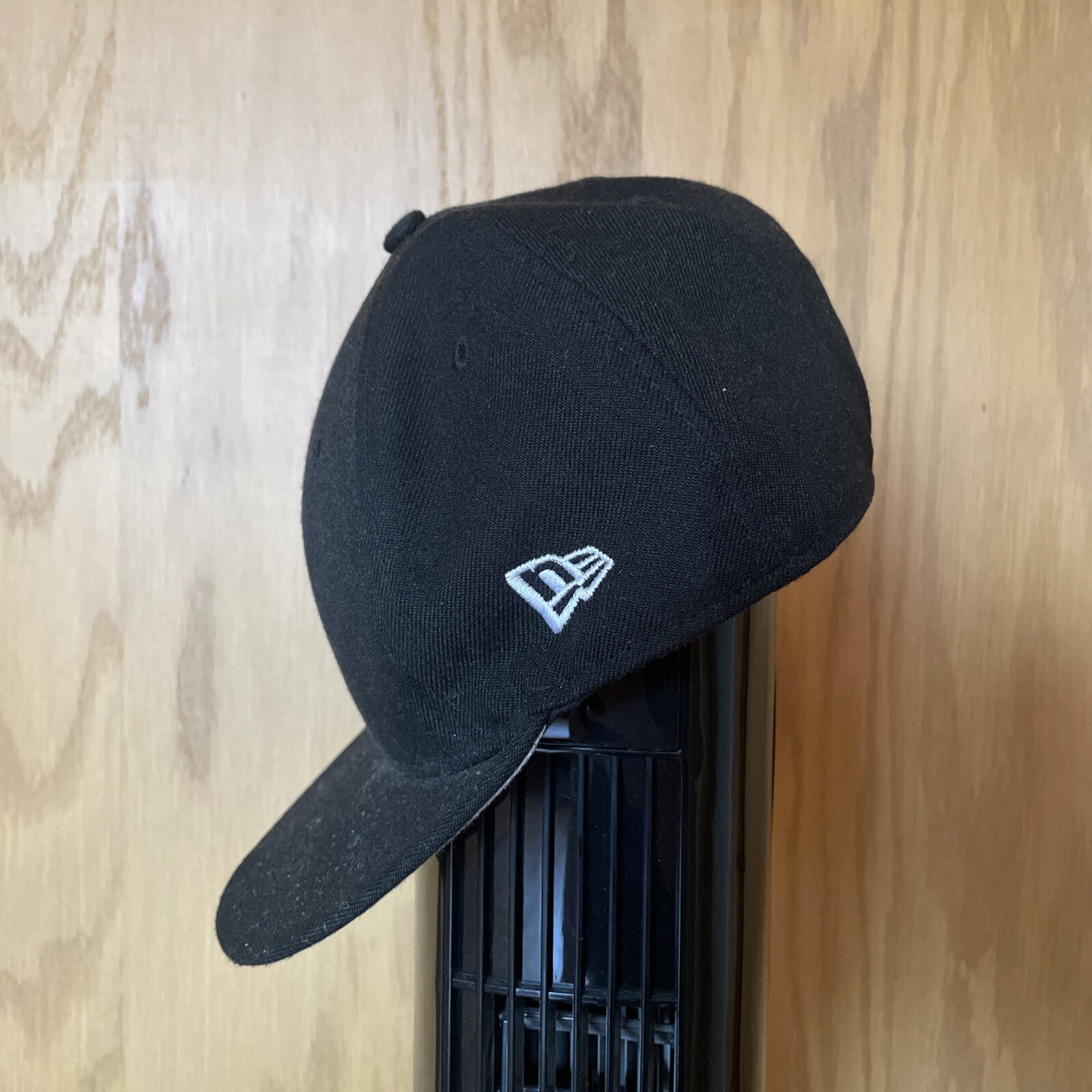 New Era custom embroidered skeleton cap - Gem