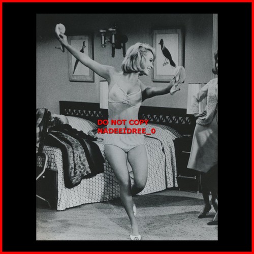 CHRIS NOEL LEGGY 8X10 PHOTO | eBay