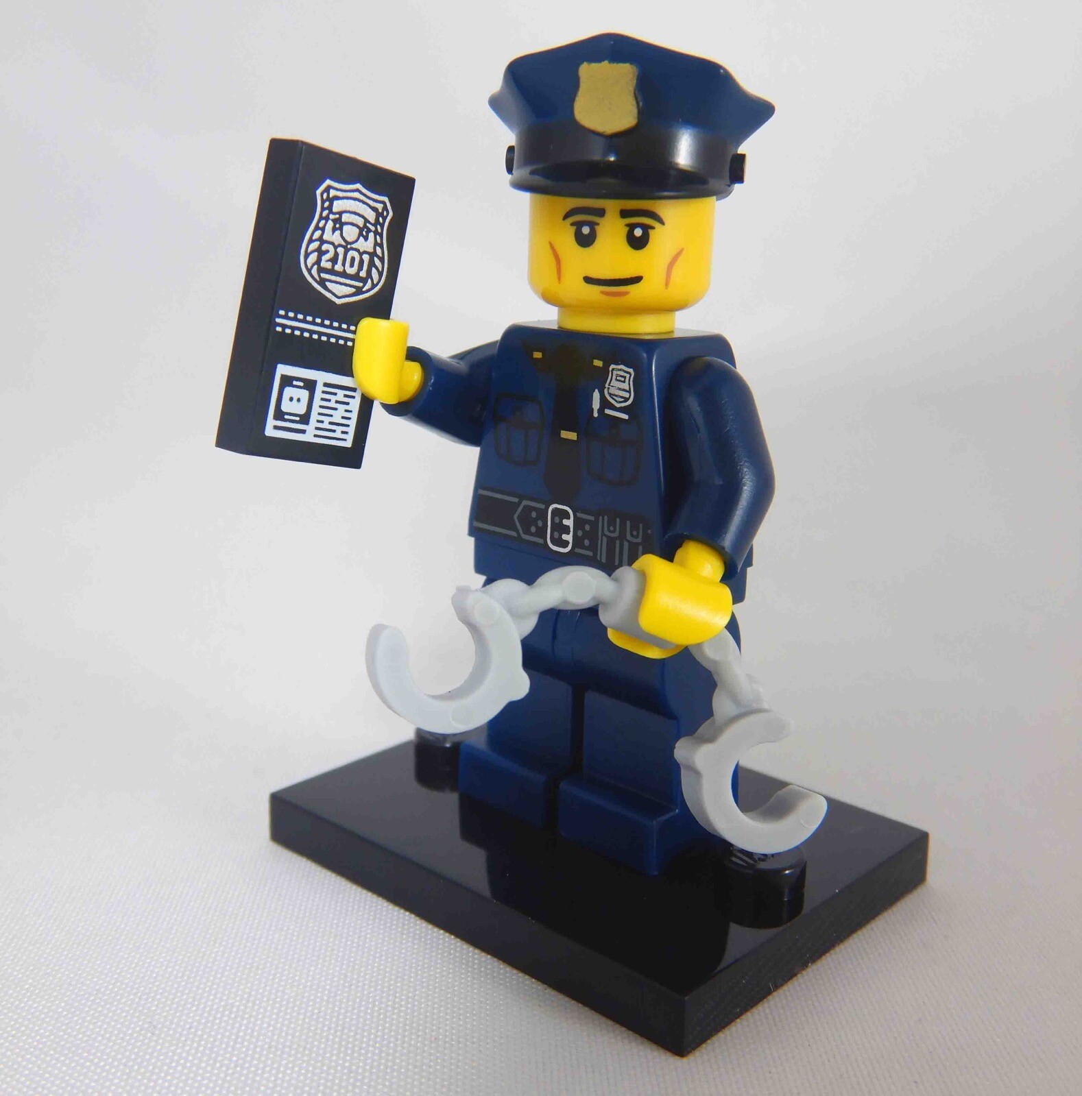 NEW LEGO 71000 Collectable Minifigure Series 9 #6 POLICE OFFICER CMF ...