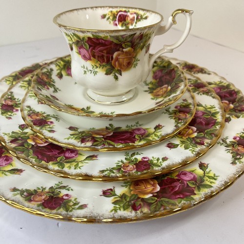 Royal Albert Old Country Roses 5 Piece Place Setting Bone China England ...