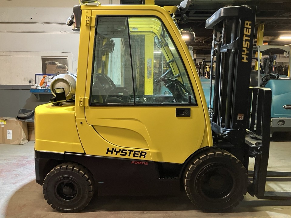 2019 Hyster 6000LB Solid Pneumatic Forklift With Side Shift and 2 Stage ...