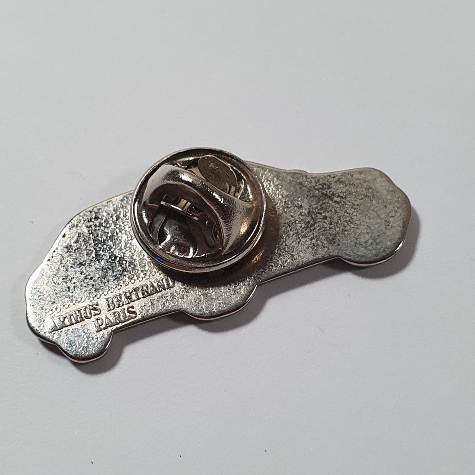 Mercedes C-Class 1990,s Car Metal Enamel Pin Badge. 35x15mm. Silver ...