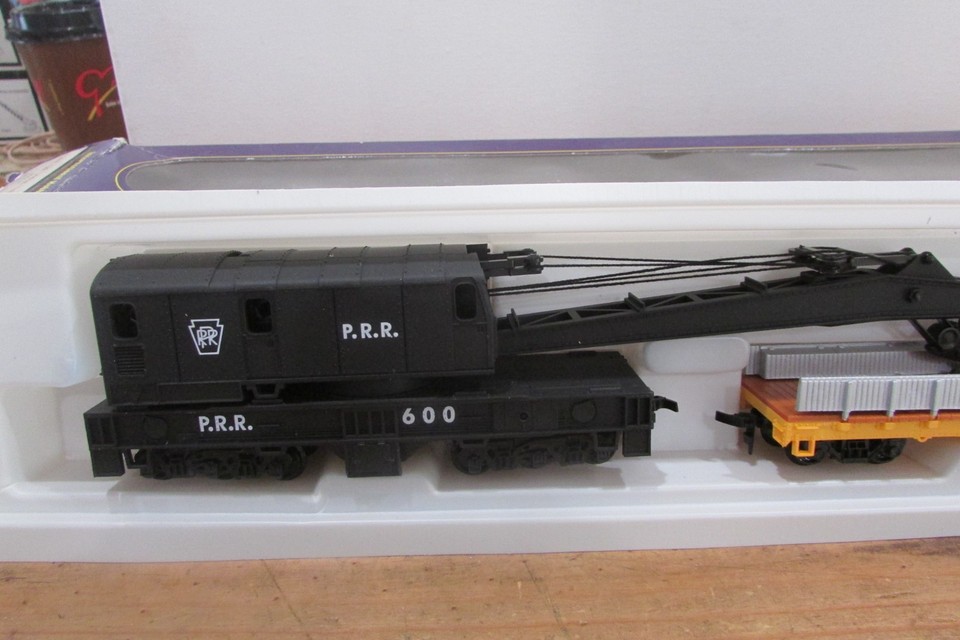HO Scale IHC M3554 Crane Car PRR #600 w/ Boom Tender Pennsy #6050 Lot ...