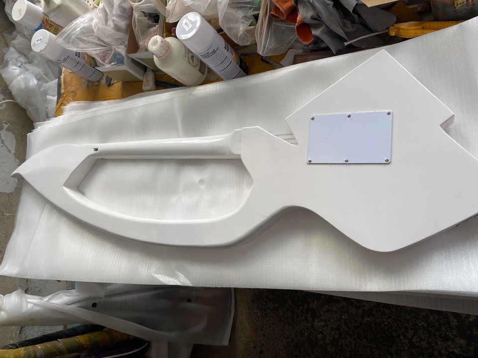 Custom Prince Model C Electric Guitar in White with 24 Frets & Chrome ...