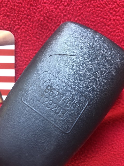 OEM Volvo S80 V70 Xc70 07-16 Front Seat Belt Buckle Receiver 8623450 ...