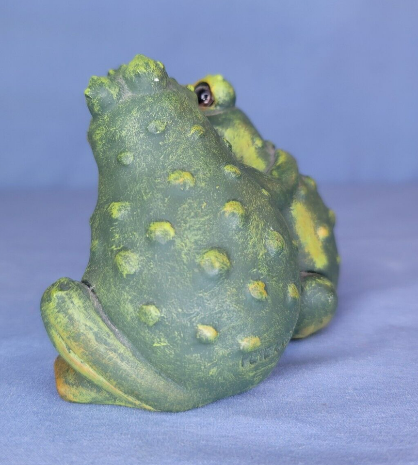 Hugging Kissing Frogs Toads 1993 Love Themed Ceramic Green Figurine ...