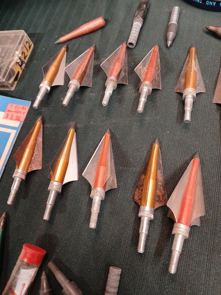 Vintage Archery Lot BITZENBURGER Fletching Jig Broadheads Blades (BJ ...