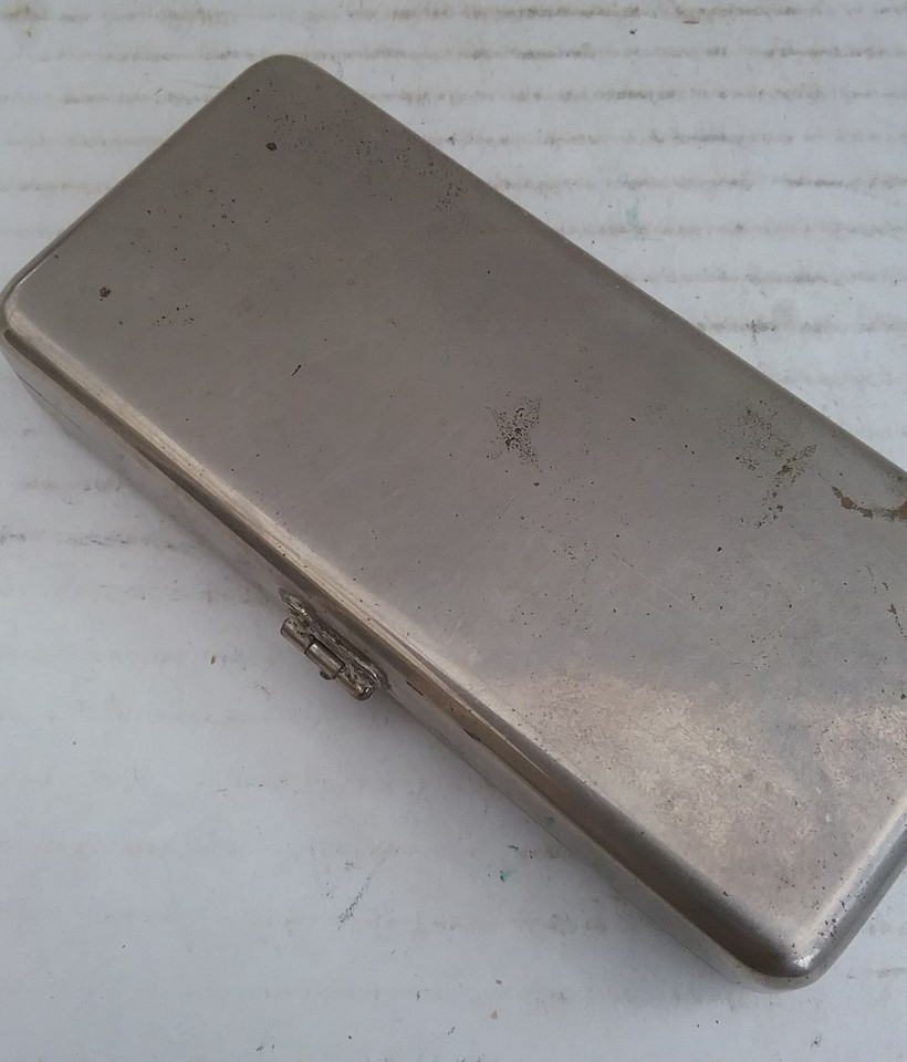 Private label Gillette in Flat Gillette style caseBrand may be Tolmetor ...