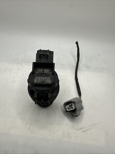 OEM 2014-2018 Kia Soul windshield washer pump and gasket 98510B2000 | eBay