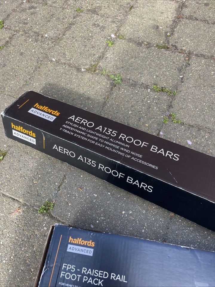 Halfords Advance A135 Aero Roof Bars with FBS Locking Raised Rail Foot ...