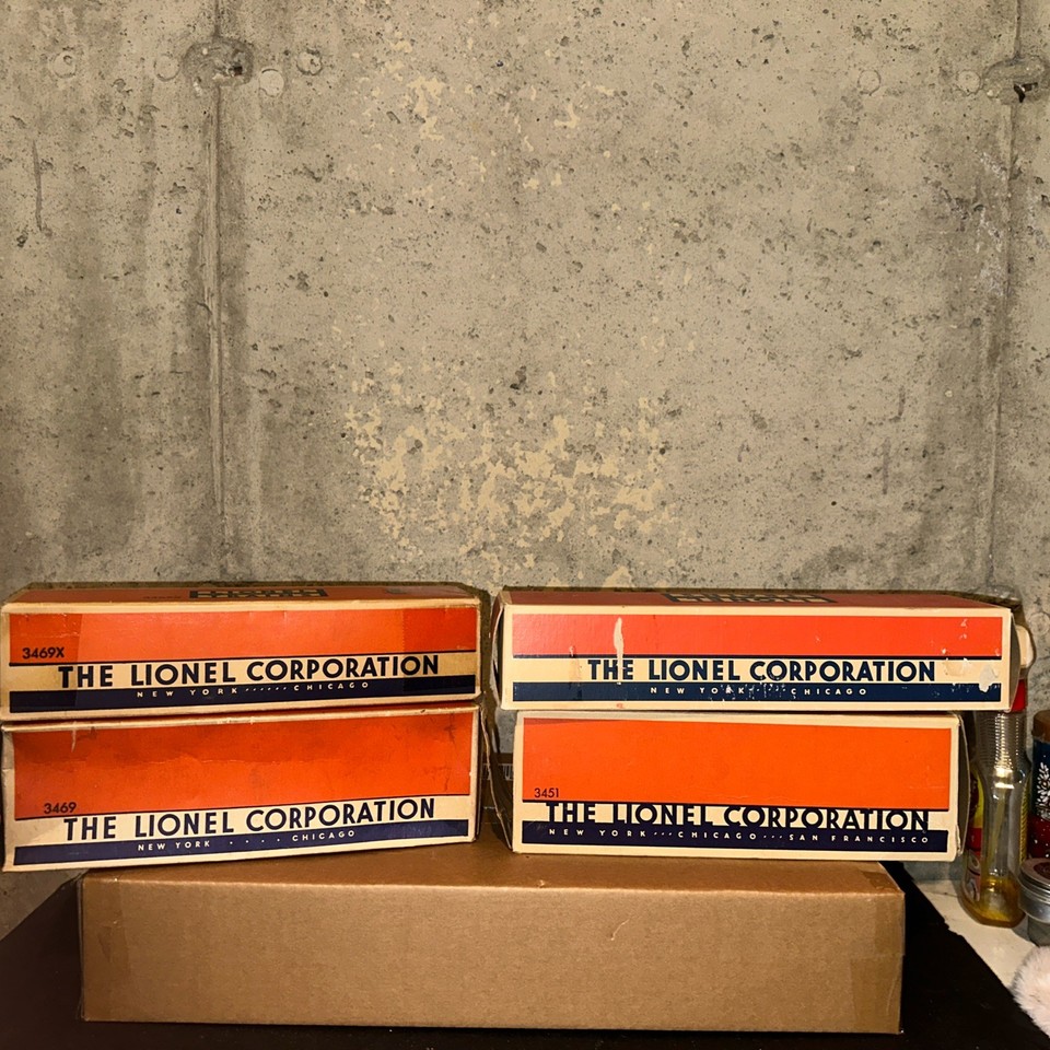 Vintage Lionel Train Box Lot O/27Gauge' Train Loco, Cars, Accessories ...