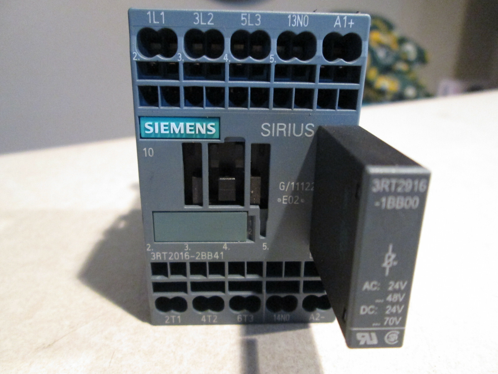 SIEMENS NEW 3RT2016-2BB41 W/ 3RT2916-1BB00 (NEW) | eBay