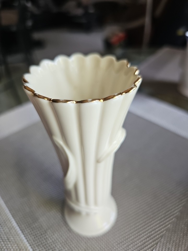 Lenox Bud Vase Ivory Porcelain Daffodil Embossed w/Gold Trim 5 3/4" T ...