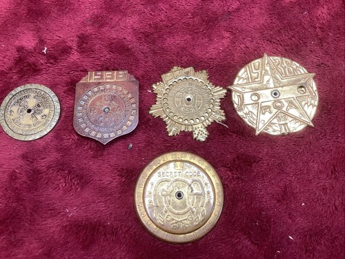 Vintage 5 LOT 1930s Little Orphan Annie ROA Secret Code Decoder Badge ...