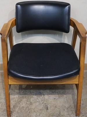 1900-1950 - Gunlocke Chair