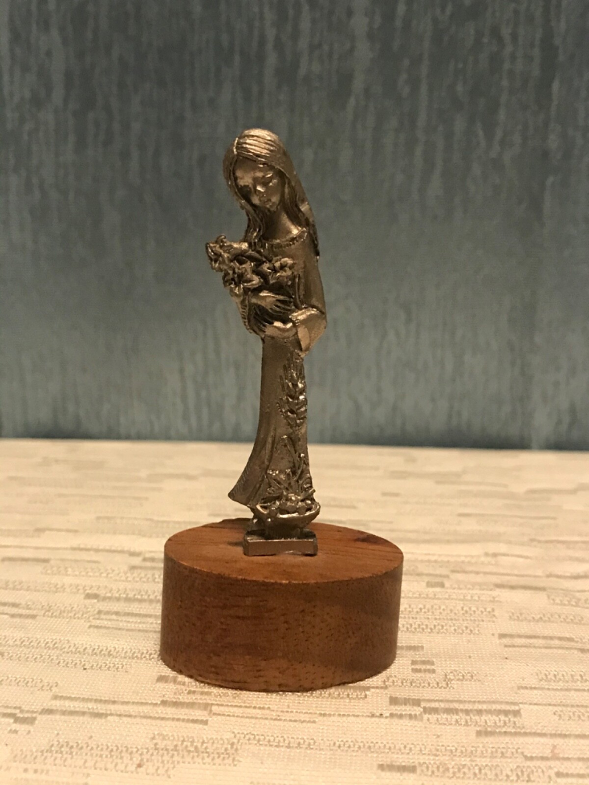 Vintage Girl w/flowers Figurine Peltro Italy Pewter Cesellato A Mano ...