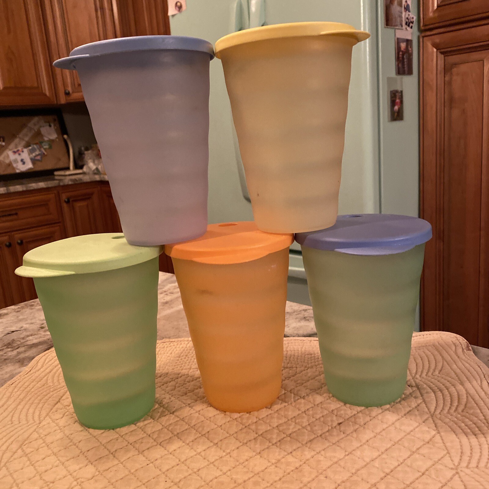 Tupperware Drinking Cup Set Of 5 MultiColored w/Lids 500 ML Impressions ...