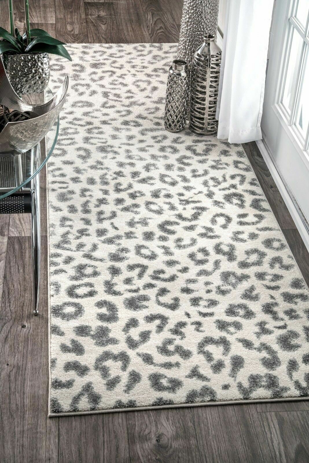 nuLOOM Contemporary Modern Animal Leopard Print Area Rug in White and ...