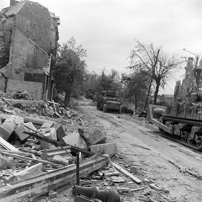 World War Two Photo WWII / Fighting in Normandy France July 1944 D-Day ...
