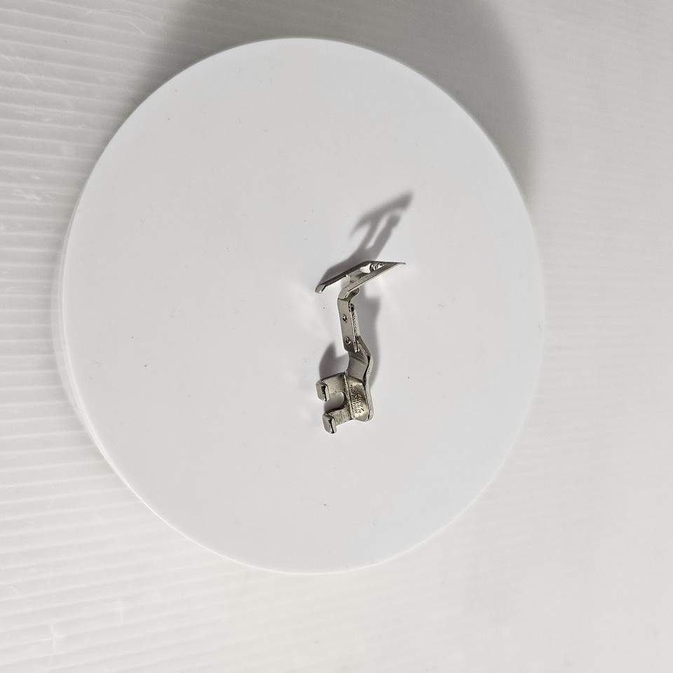 Singer 161167 Satin Stitch Special Foot Slant Shank | eBay