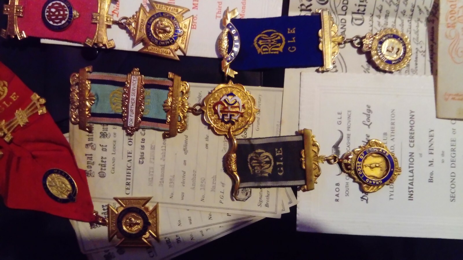 RAOB KOM apron, sash, collarette and 3 degree medals: kangaroo, primo ...