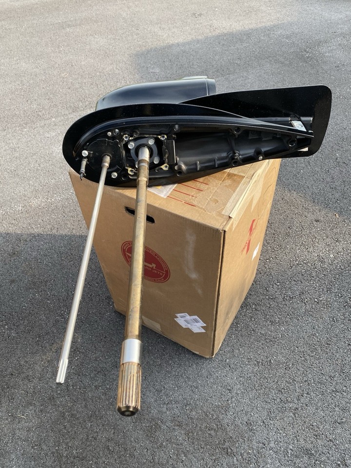 NEW TAKEOFF OEM SUZUKI LOWER UNIT DF 140 4 STROKE BLACK PN 50020-99820 ...