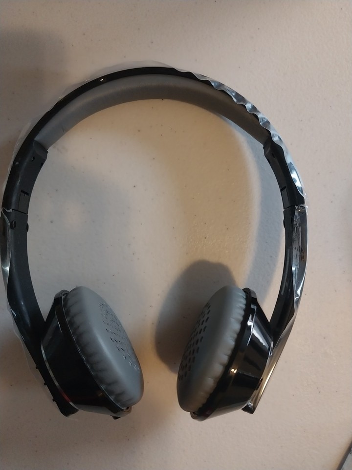 Runaway Model AF32 Stero Bluetooth Wireless Headphones | eBay
