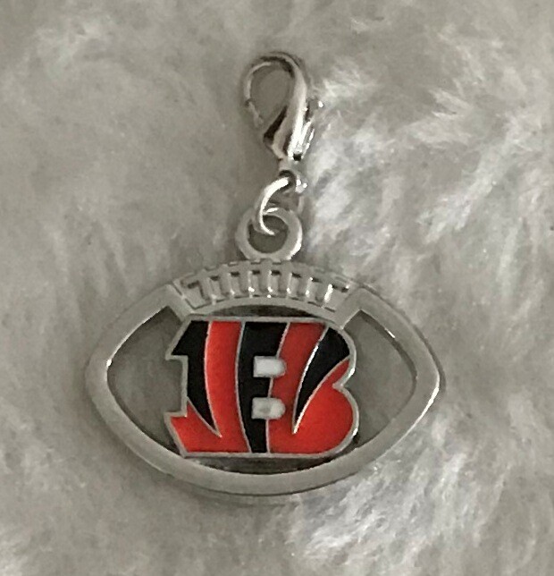 NFL Football Team Pendant Dangle Charms Zip Pull or European Bead Charm ...
