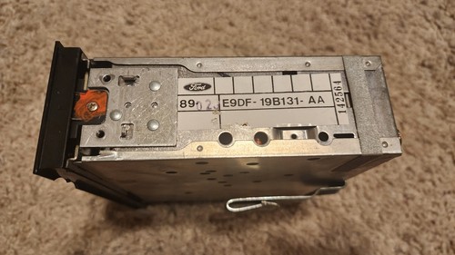 87 88 89 FORD ESCORT TAURUS AM/FM RADIO RECEIVER E9DF-19B131-AA Great ...