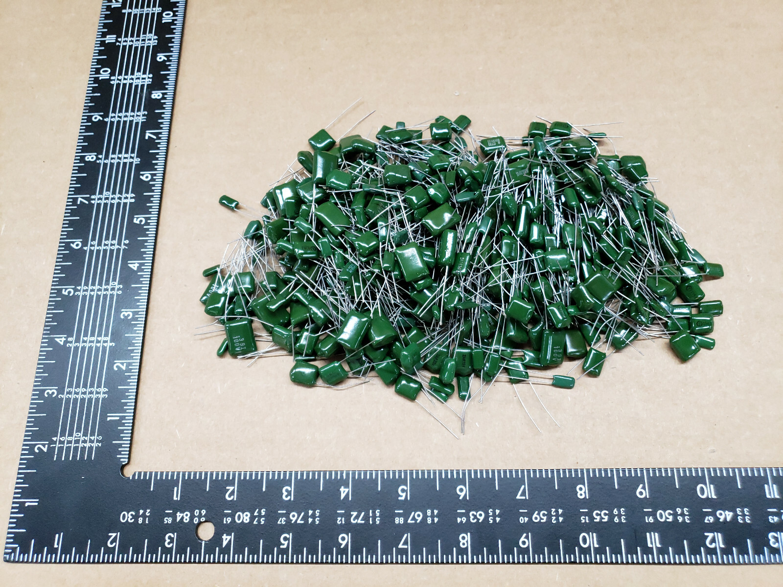 (500+ pcs) Chicklet (Greenie) Capacitor - Grab Bag, assorted values and ...