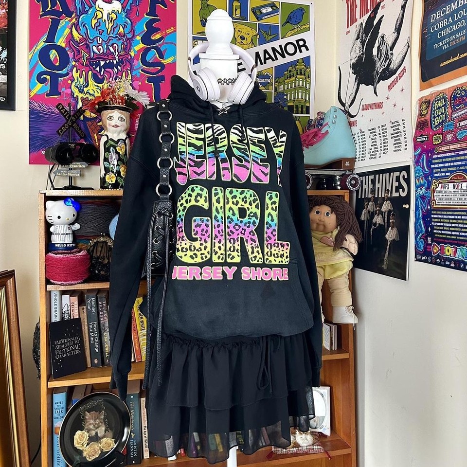 Vintage Y2K Jersey Shore merch graphic hoodie! LMFAO neon Snookie Jwow ...