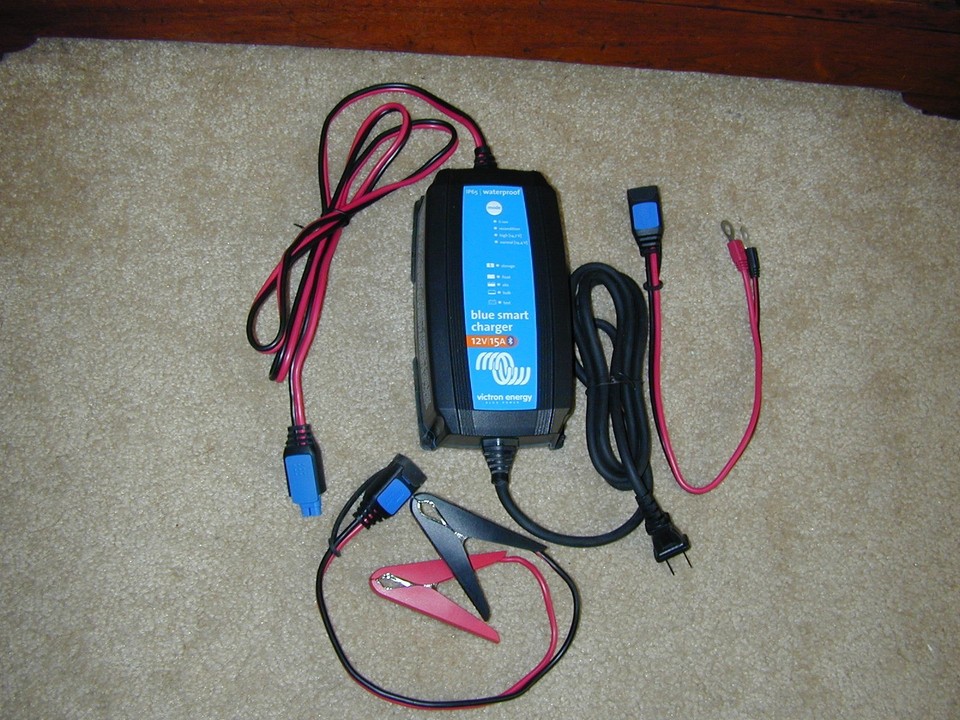 Victron BPC121531104R Blue Smart IP65 Battery Charger 12V/15A 120V NEMA ...