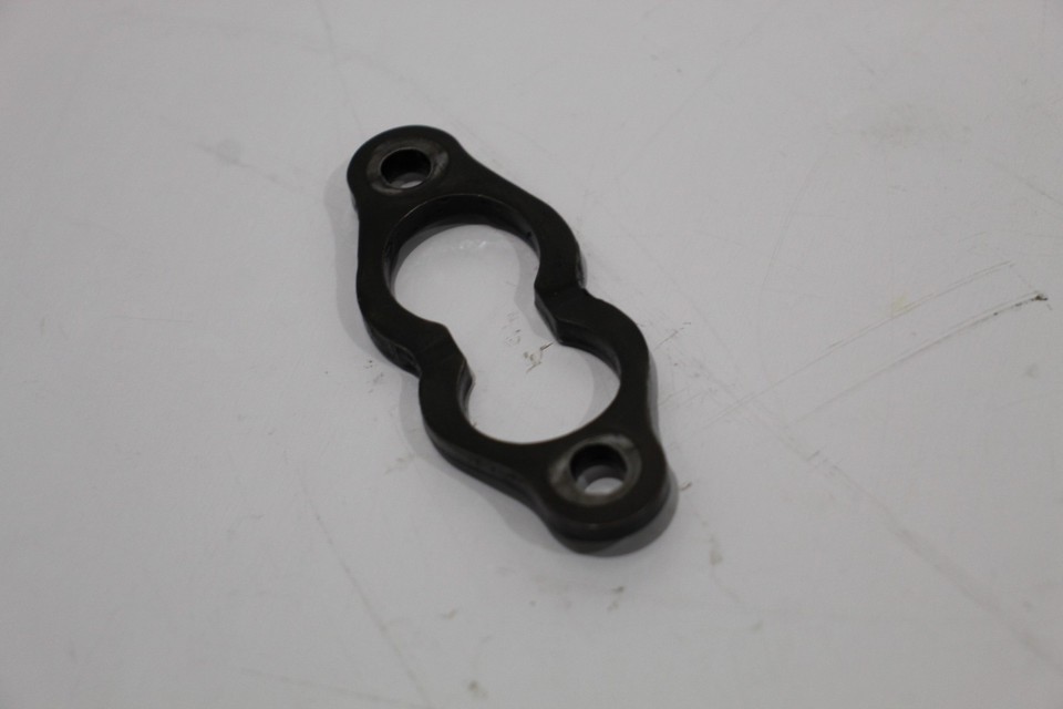 VW Passat CC 3C B7 4.2 TDi Diesel Fuel Injector Retaining Plate Bracket ...