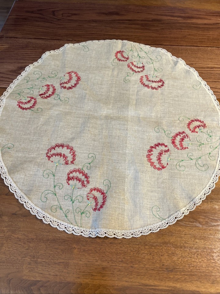Gorgeous Vintage Tablecloth Embroidered w/ Red Poppies. Crocheted Edge ...