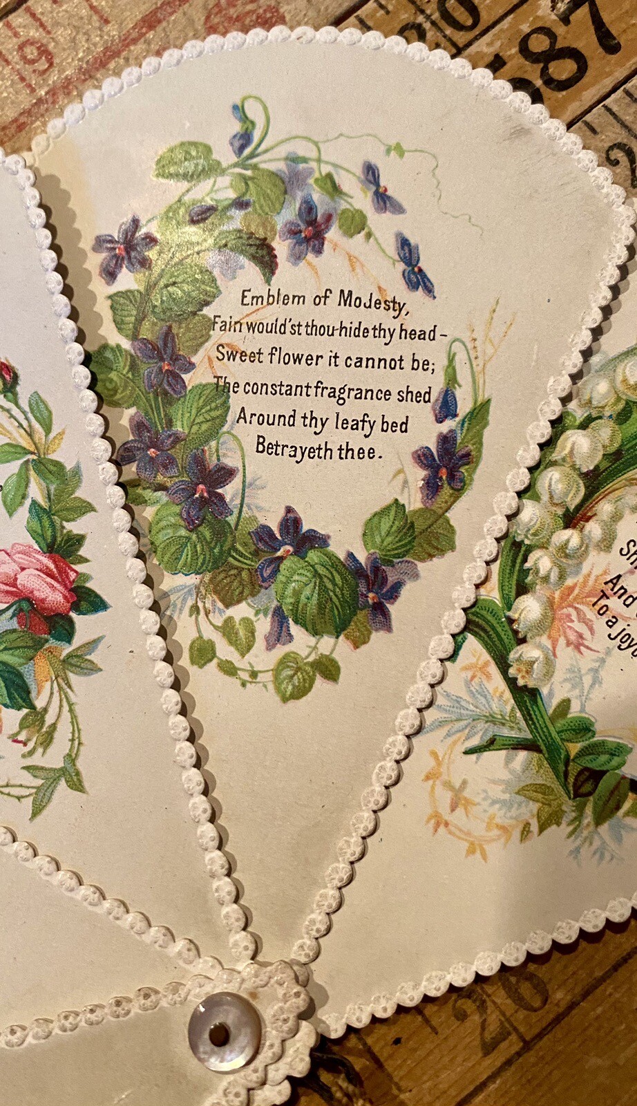 Antique Victorian paper folding fan Christmas/floral … - Gem