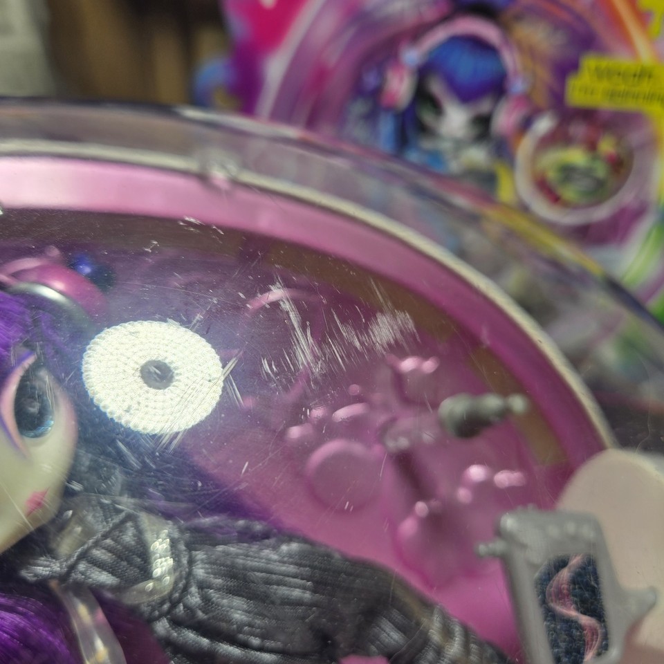 NOVI STARS ENERGY POD NITA LIGHT GLOW IN THE DARK DOLL MGA ALIEN BOX ...