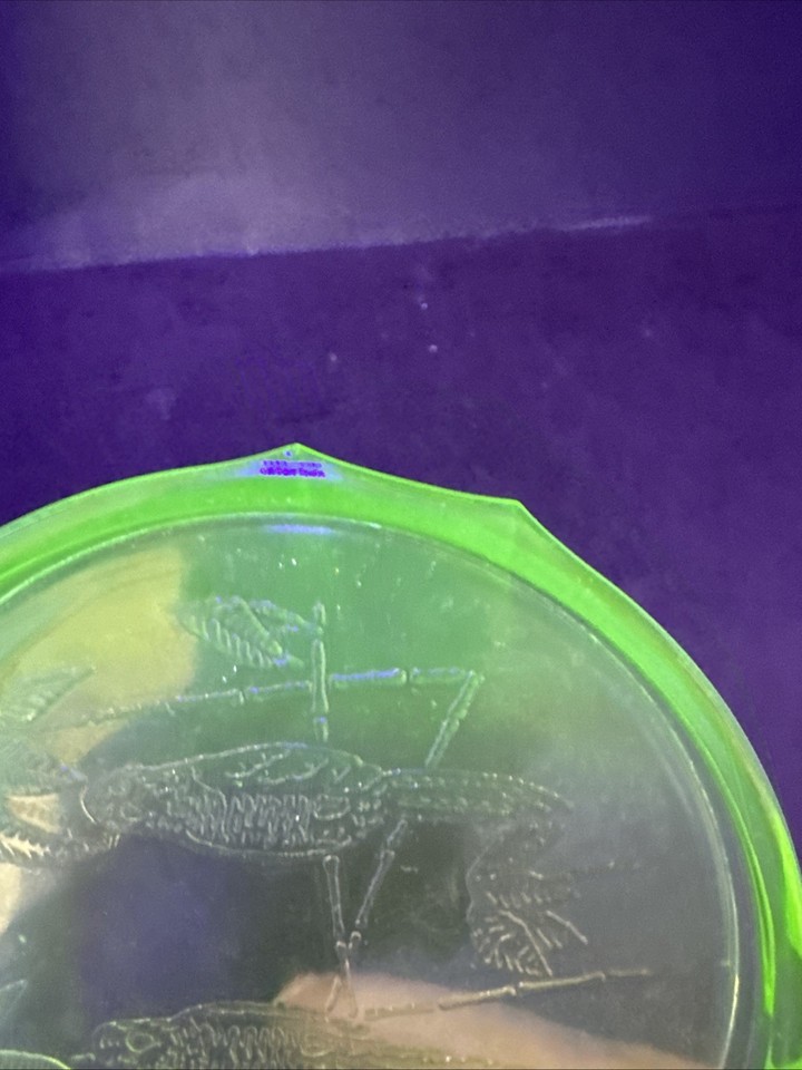 Green Federal Sylvan Parrot Depression Uranium Glass Trivet Hot Tile ...