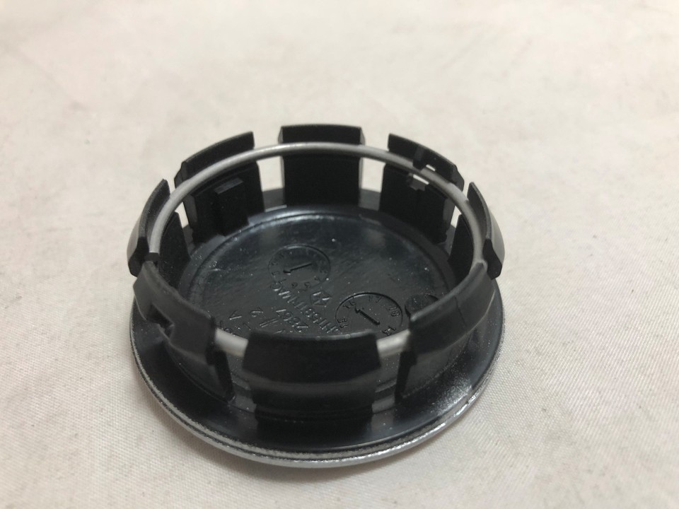 2002-15 JEEP Grand Cherokee Commander Wheel Center Cover Cap OE ...