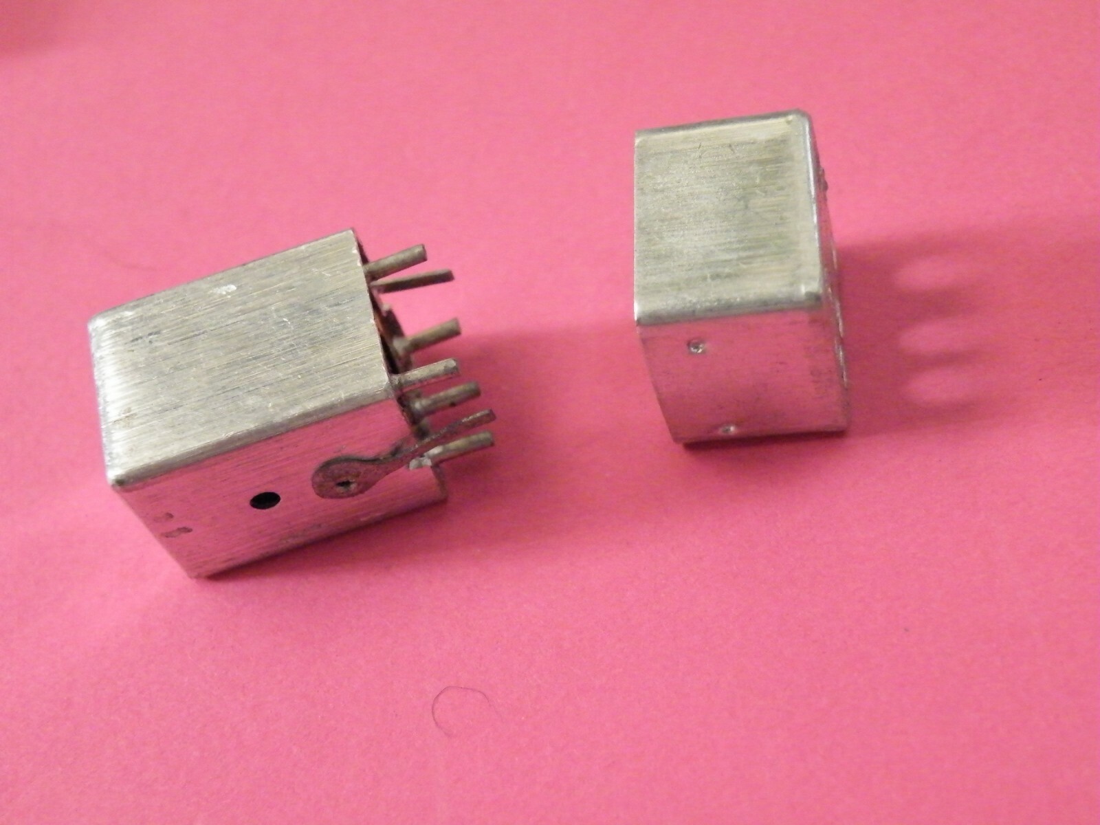 5 Pcs Neosid Pre-wound coil former Inc Ferrite Slug. Cans fit S18 READ ...