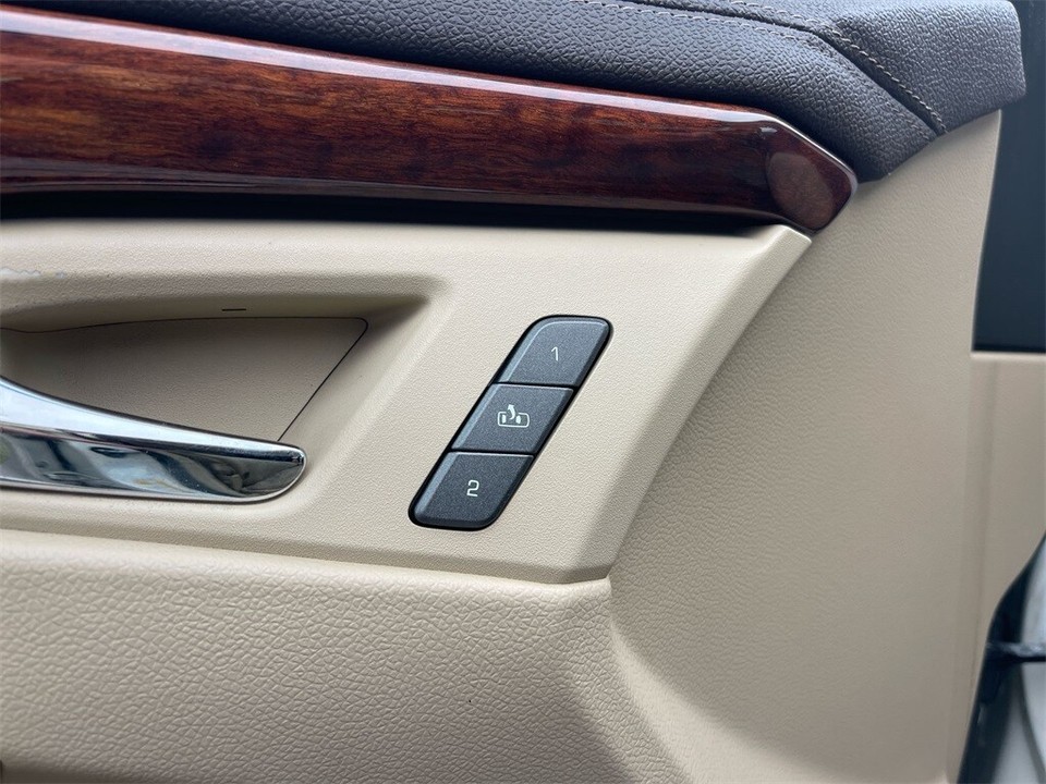 2011 Cadillac CTS Luxury | eBay