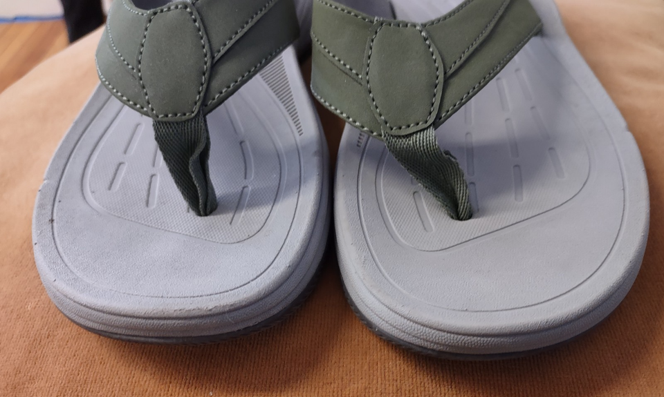 Eddie Bauer Grey Womens Sandals Flip Flops Size 8 Summer Beach Pool ...
