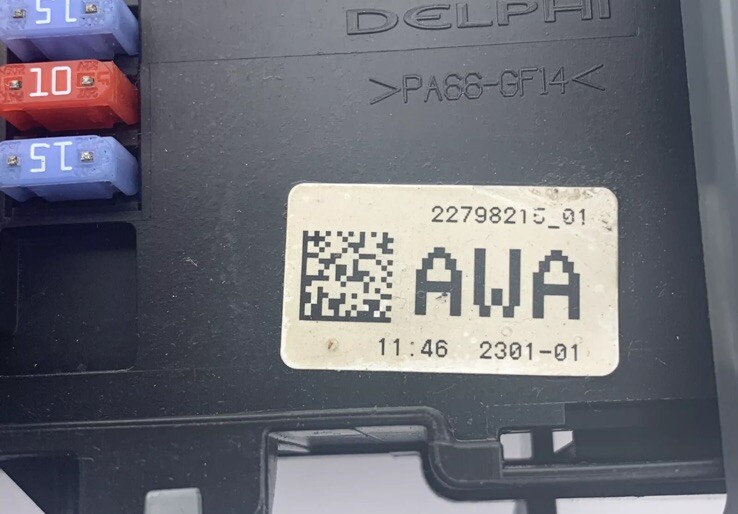 10-13 Chevy Silverado GMC Sierra Fuse Box Relay Junction Block 22798215 ...