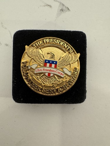 The Presidents Volunteer Service USA Freedom Corps Award Lapel / Hat ...