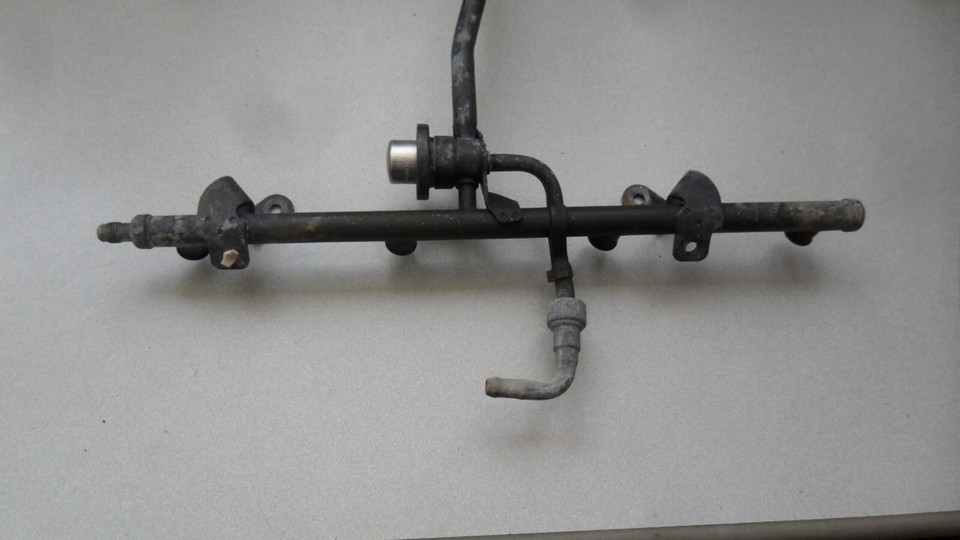 LS1 LS6 Chevy Stock OEM Fuel Rail LSX Swap F Body Rusty Ports Used GM ...
