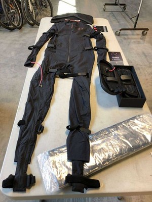 Rokoko Smart Suit Pro II (XLare) + Smartgloves (L) + Carry Bag, Cables ...
