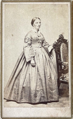SPECIAL ! CIVIL WAR UNION WOMAN w/ THICK METALLIC GOLD BORDER CDV PHOTO ...