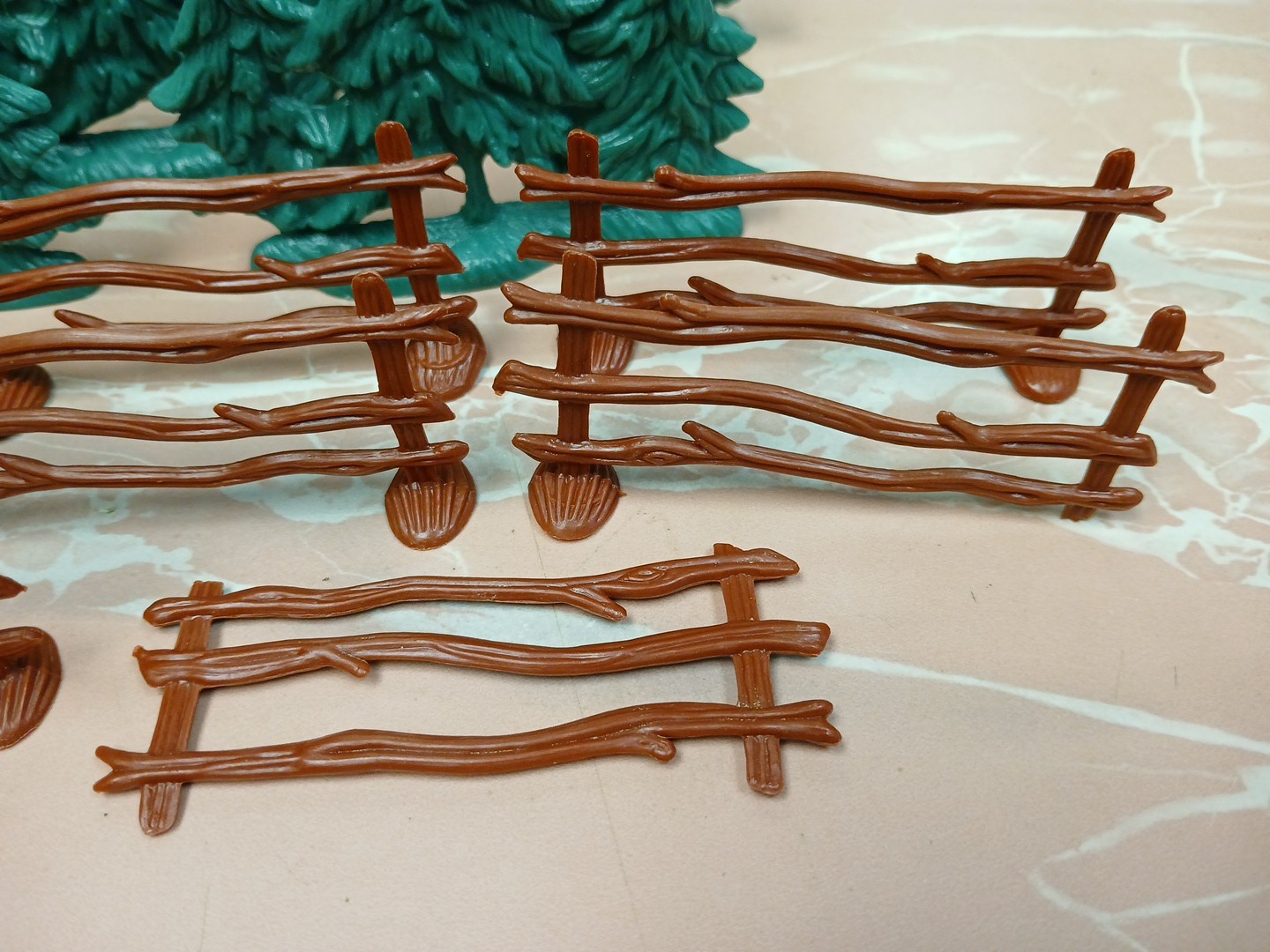 Lot of Plastic Civil War Toy Soldier Trees And Fences Damaged Lot Read ...