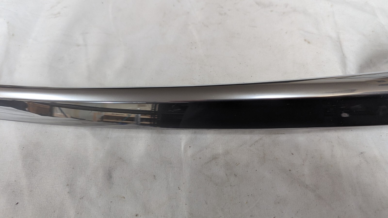 2016-2019 Buick Cascada trunk molding Rear Closure Center Applique ...