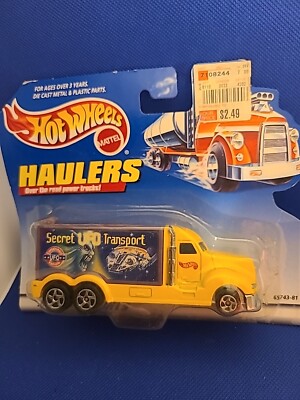 1998 Hot Wheels 65743-82 Haulers SECRET UFO TRANSPORT Truck Yellow ...